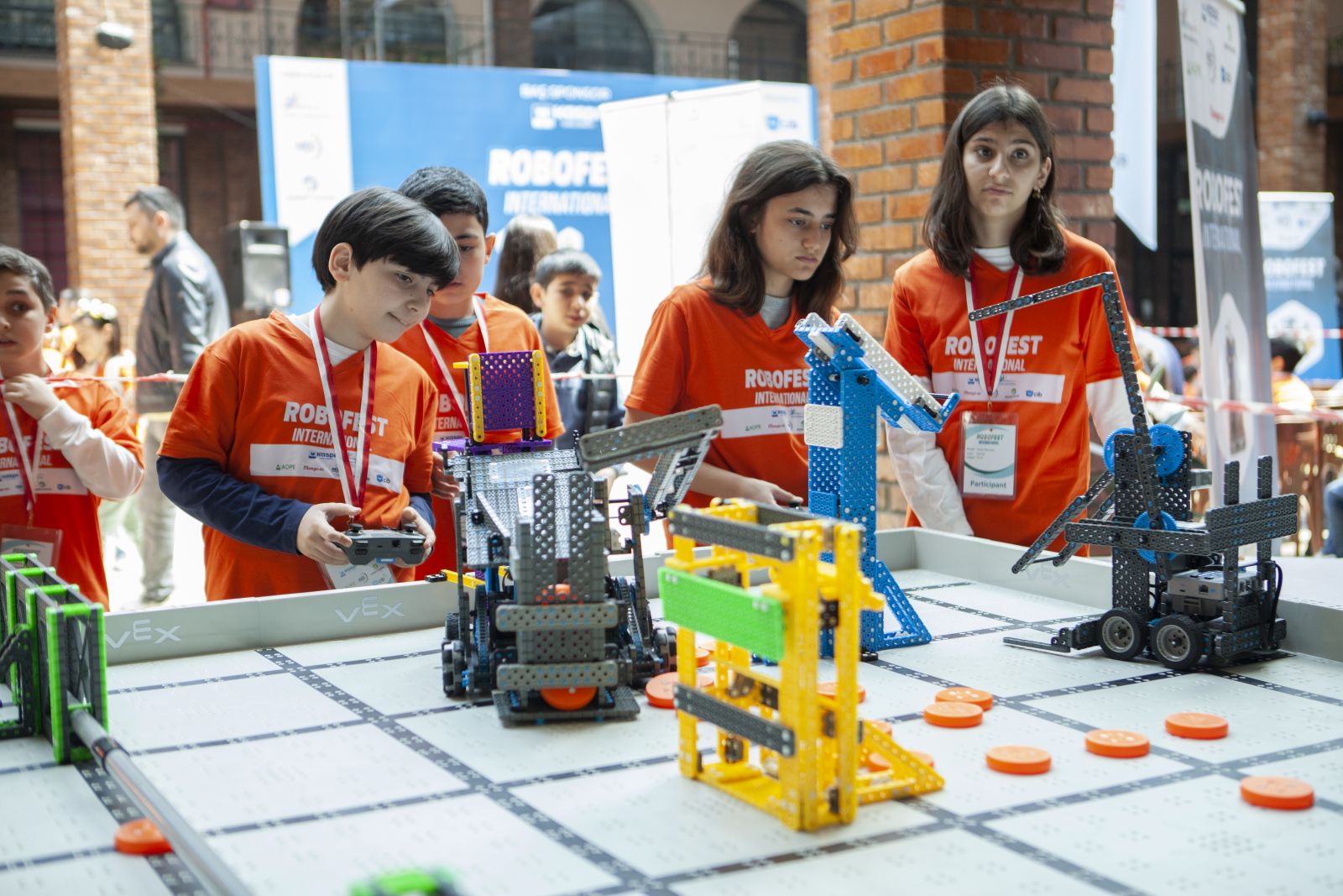 Kaspi Təhsil Şirkəti - "Robofest International" Robotexnika yarışması ...