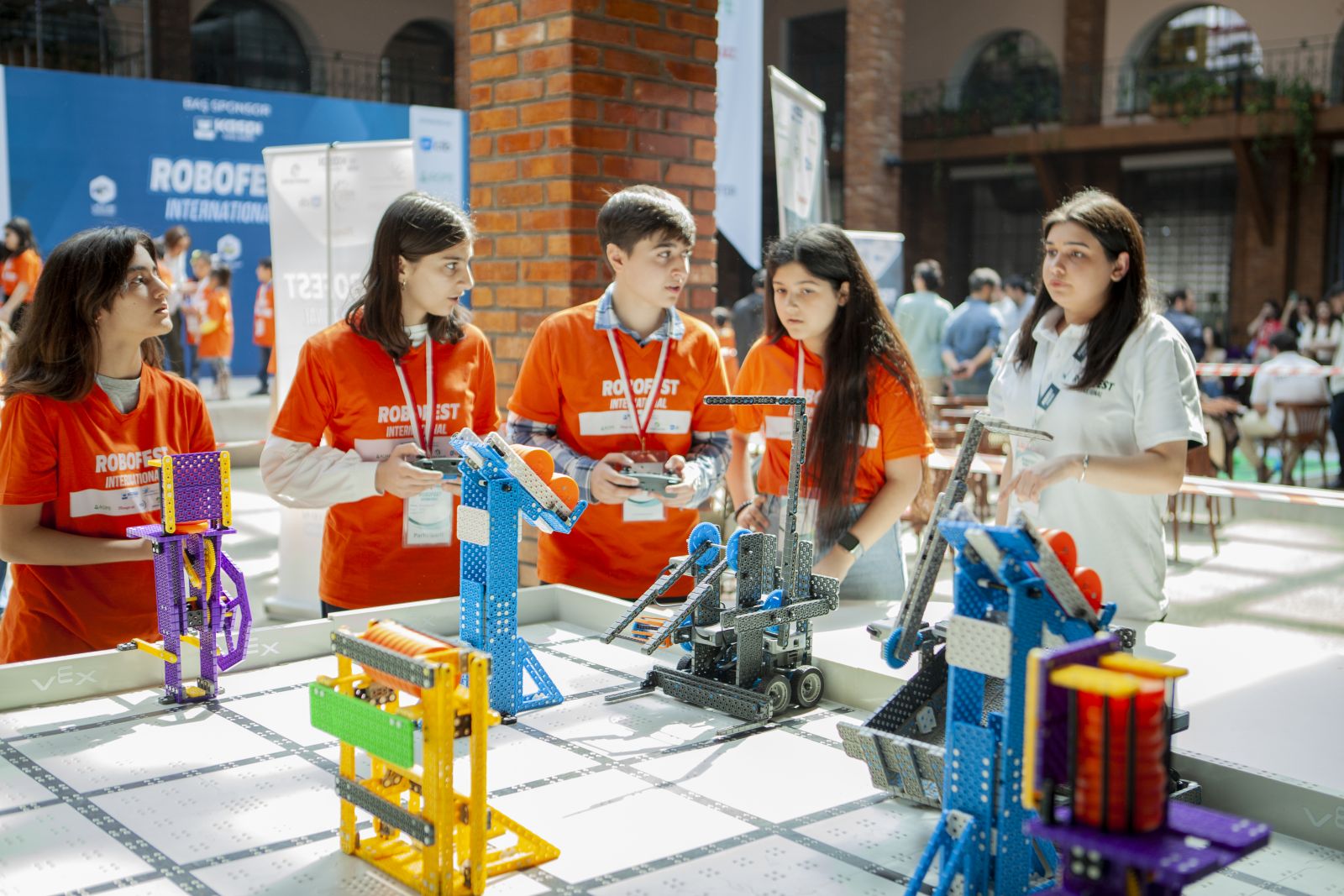 Kaspi Təhsil Şirkəti - "Robofest International" Robotexnika yarışması ...